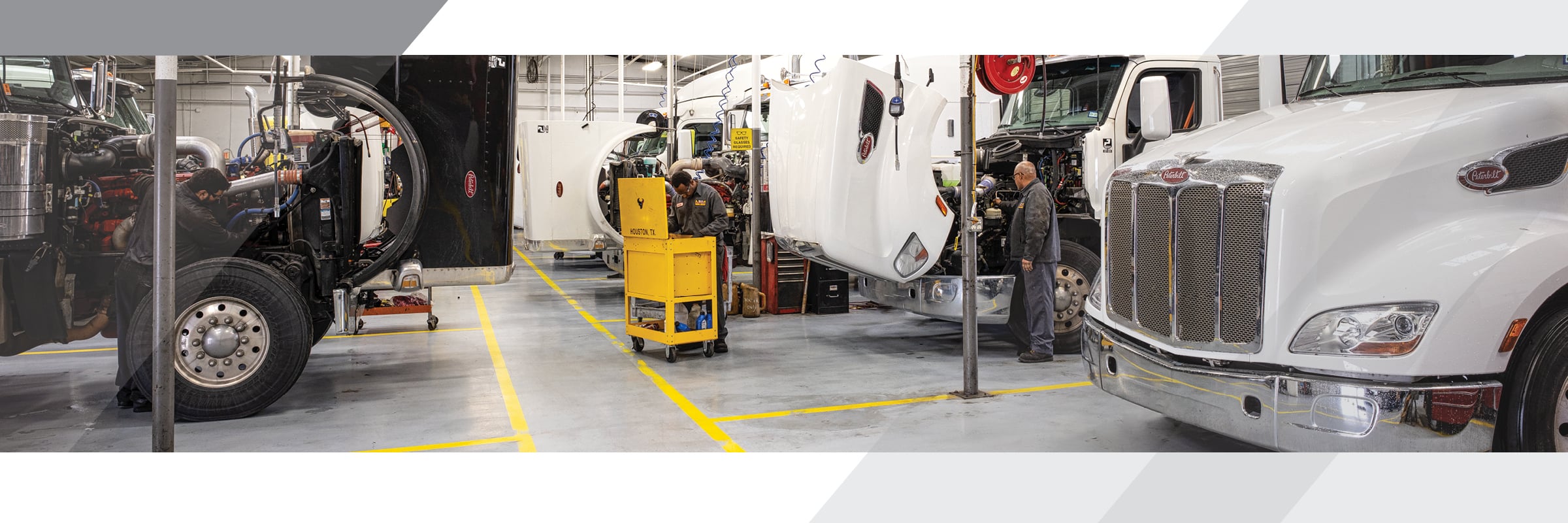Rush Truck Leasing | About Us